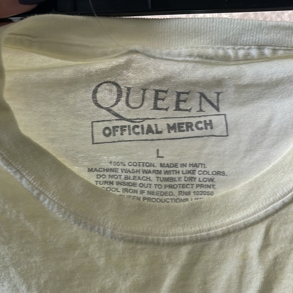 Tops | Queen Tshirt | Poshmark